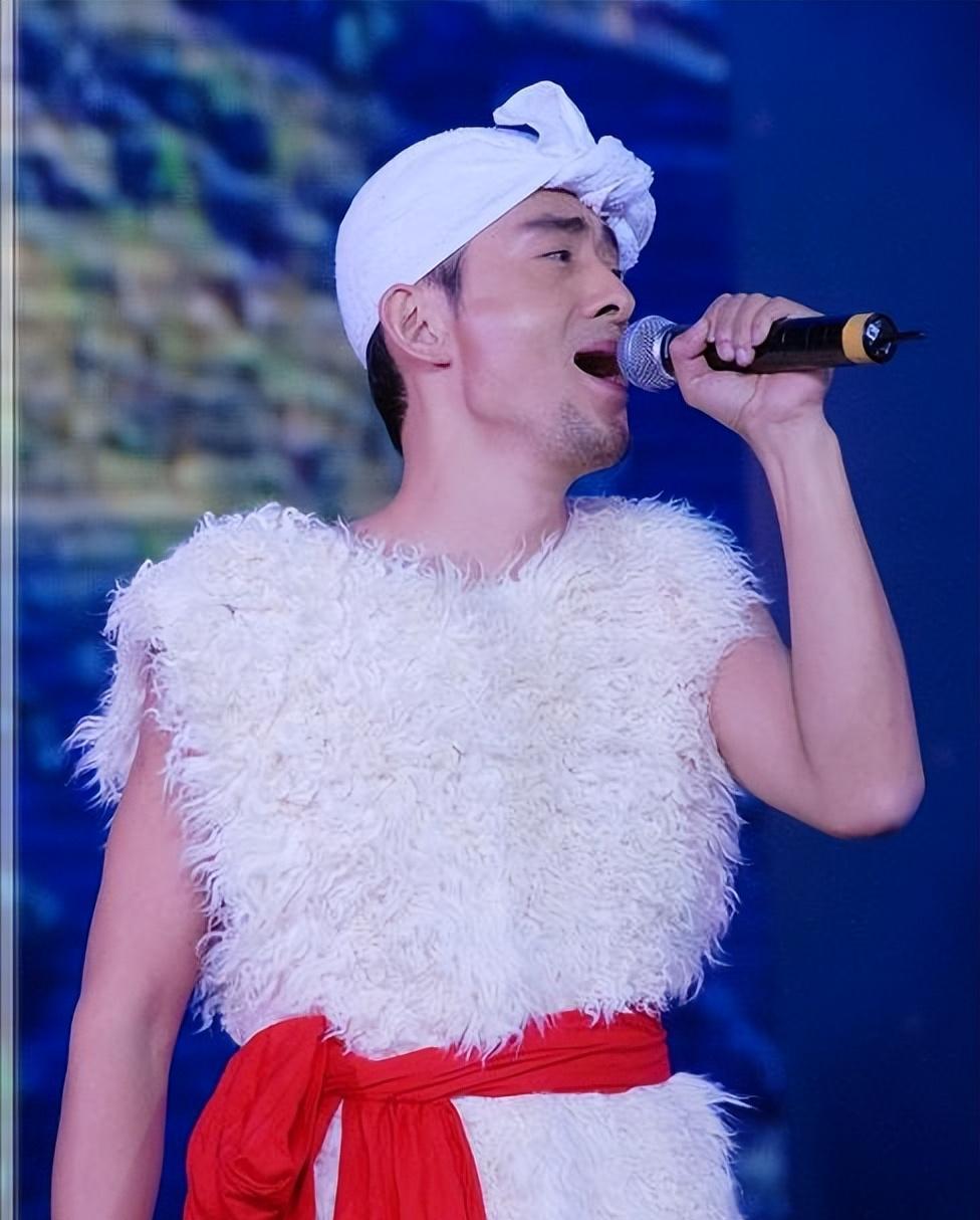 How the "acting crazy and acting stupid" singer Abao became a joke - iMedia