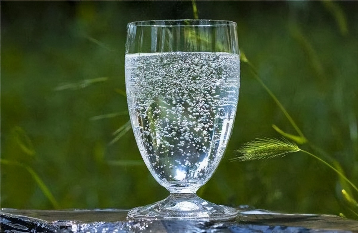 After the boiled water is cooled, it is comparable to "chronic poison ...