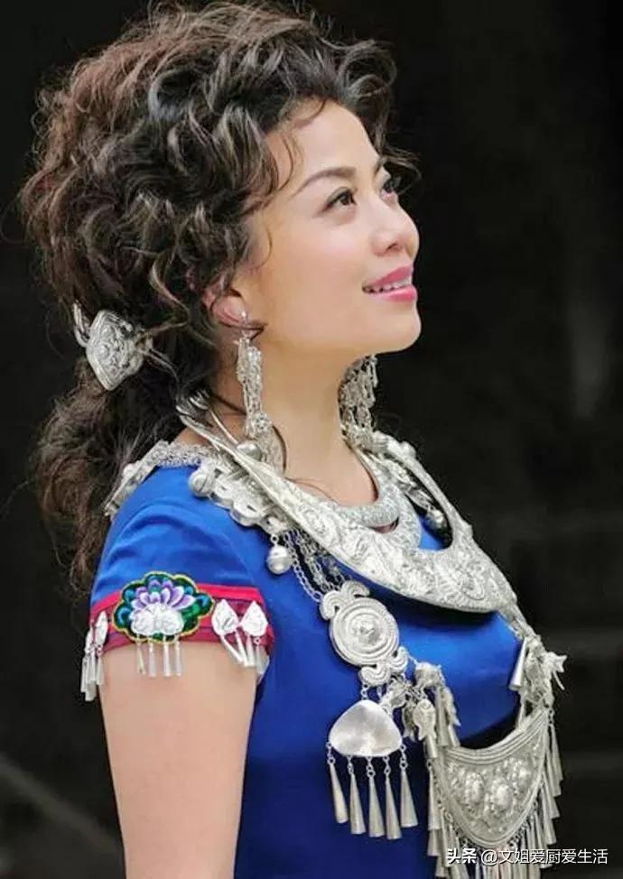 Soprano singer Zhang Ye's elegant and sweet singing voice, do you like ...