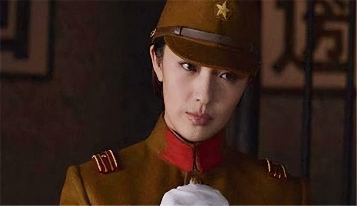 The female spy Nan Zao Yunzi was arrested and made a request to Dai Li before she died. Dai Li ...