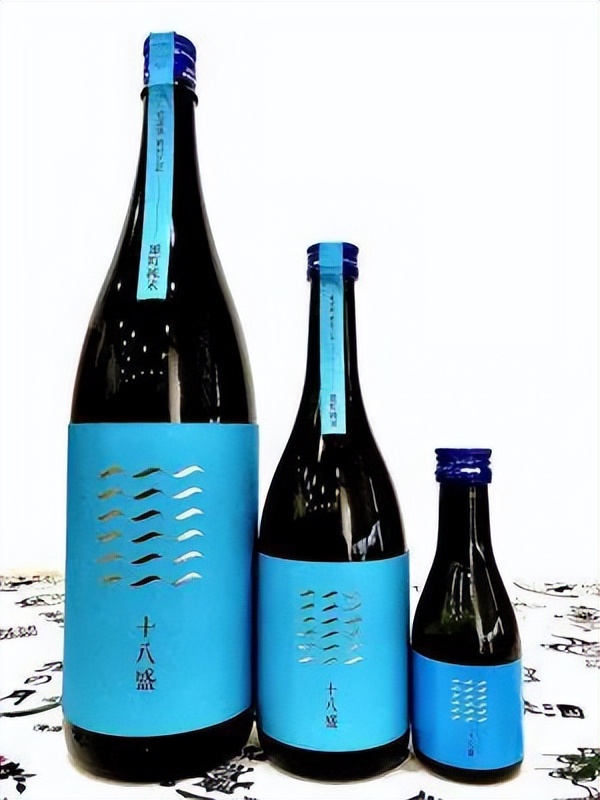 This soft and easy-to-drink pure rice wine is the most versatile with ...