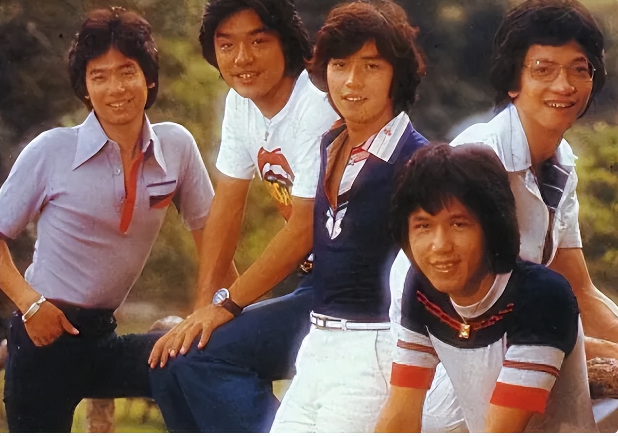 "Hong Kong's No. 1 Demon Girl"! Drain 2 Billionaires and Dating 5 ...