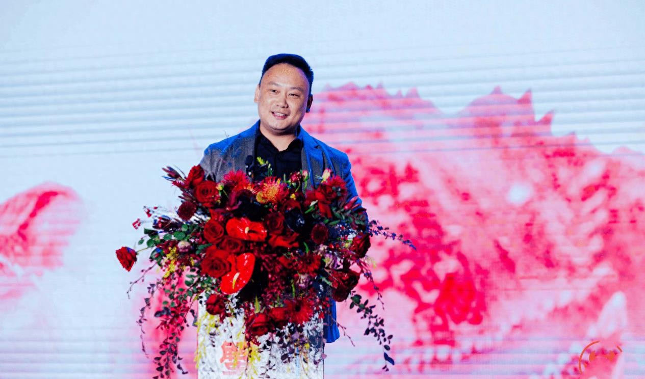 Yang Guizhen holds a banquet of thousands of crabs to explore the ...