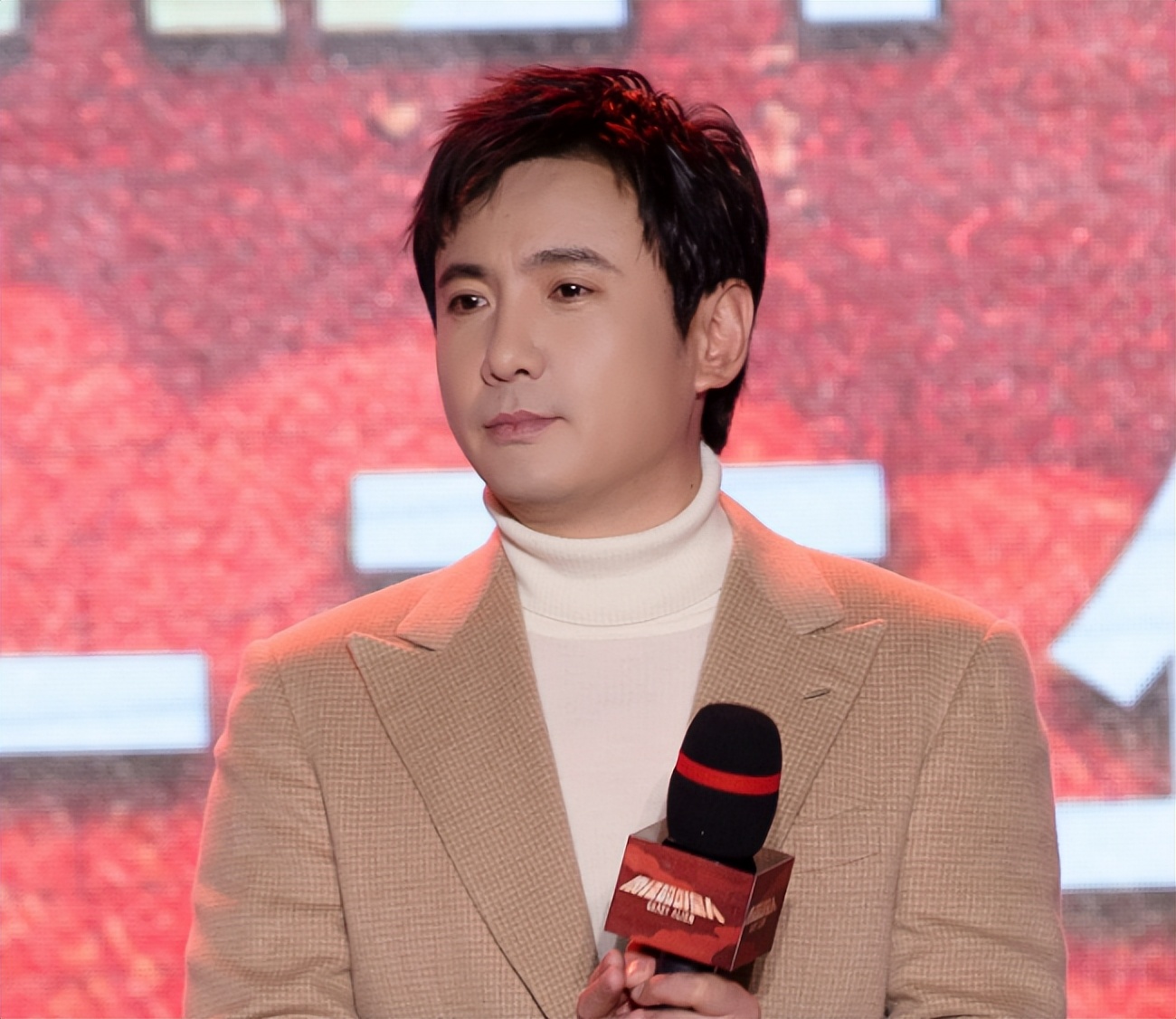 It was revealed that Shen Teng stopped work and went to Japan for ...