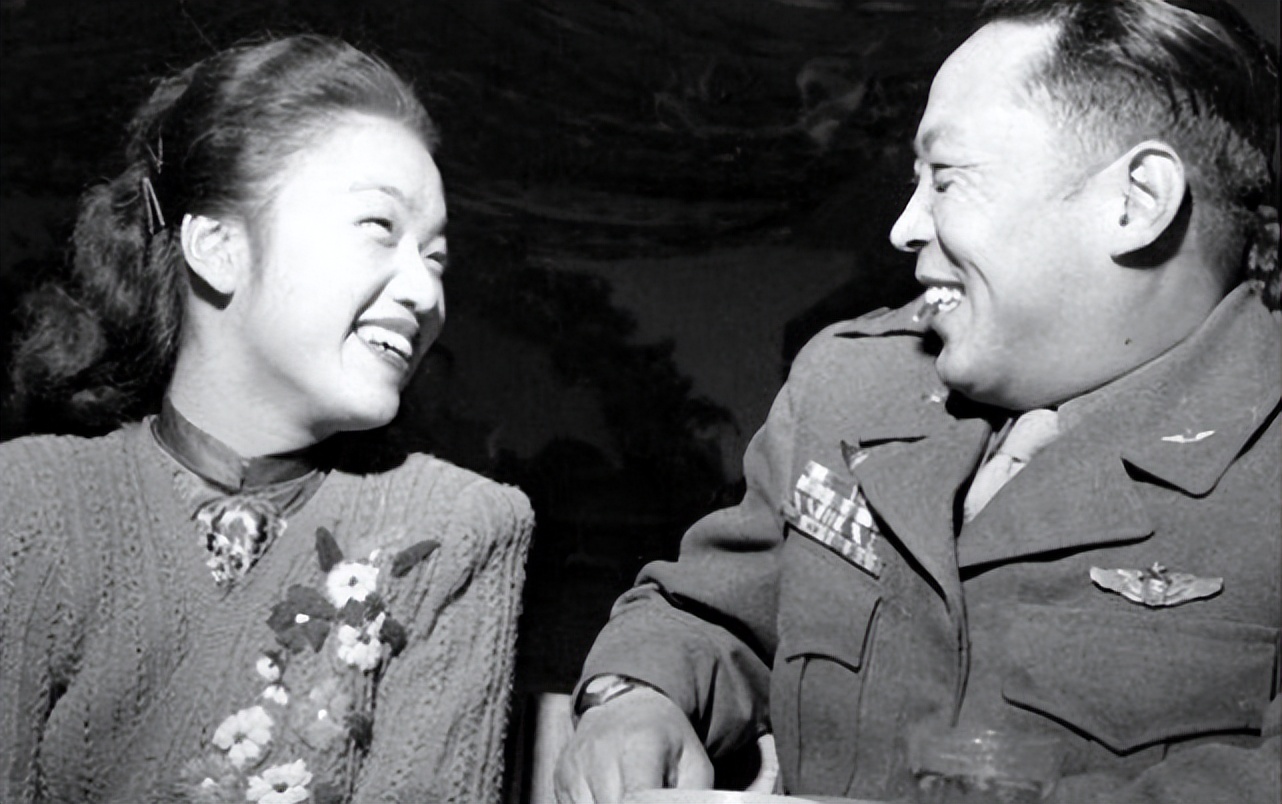As soon as Mao Renfeng was buried, his wife moved in with Chiang Kai ...
