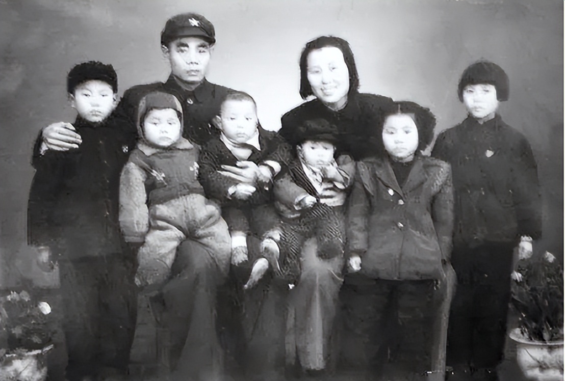 Founding lieutenant general Wu Xinquan: 8 sons, 4 daughters, Premier ...