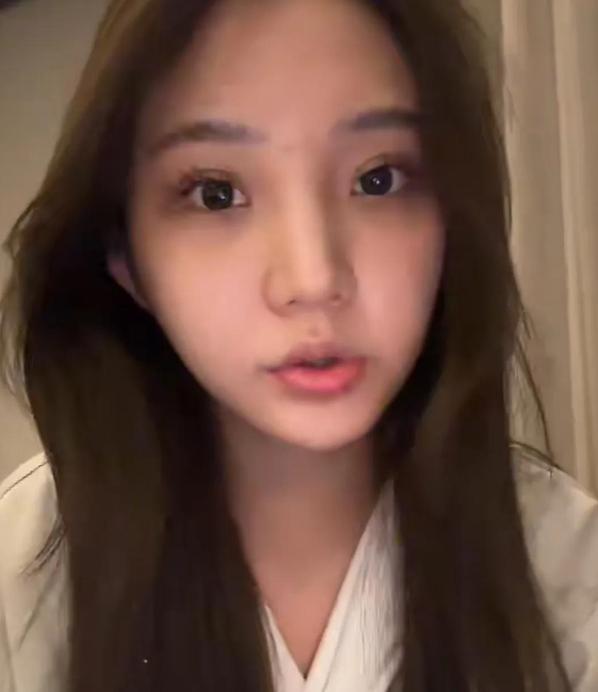 After the breakup, Shen Jie started the broadcast in the early morning, and said in a low voice ...