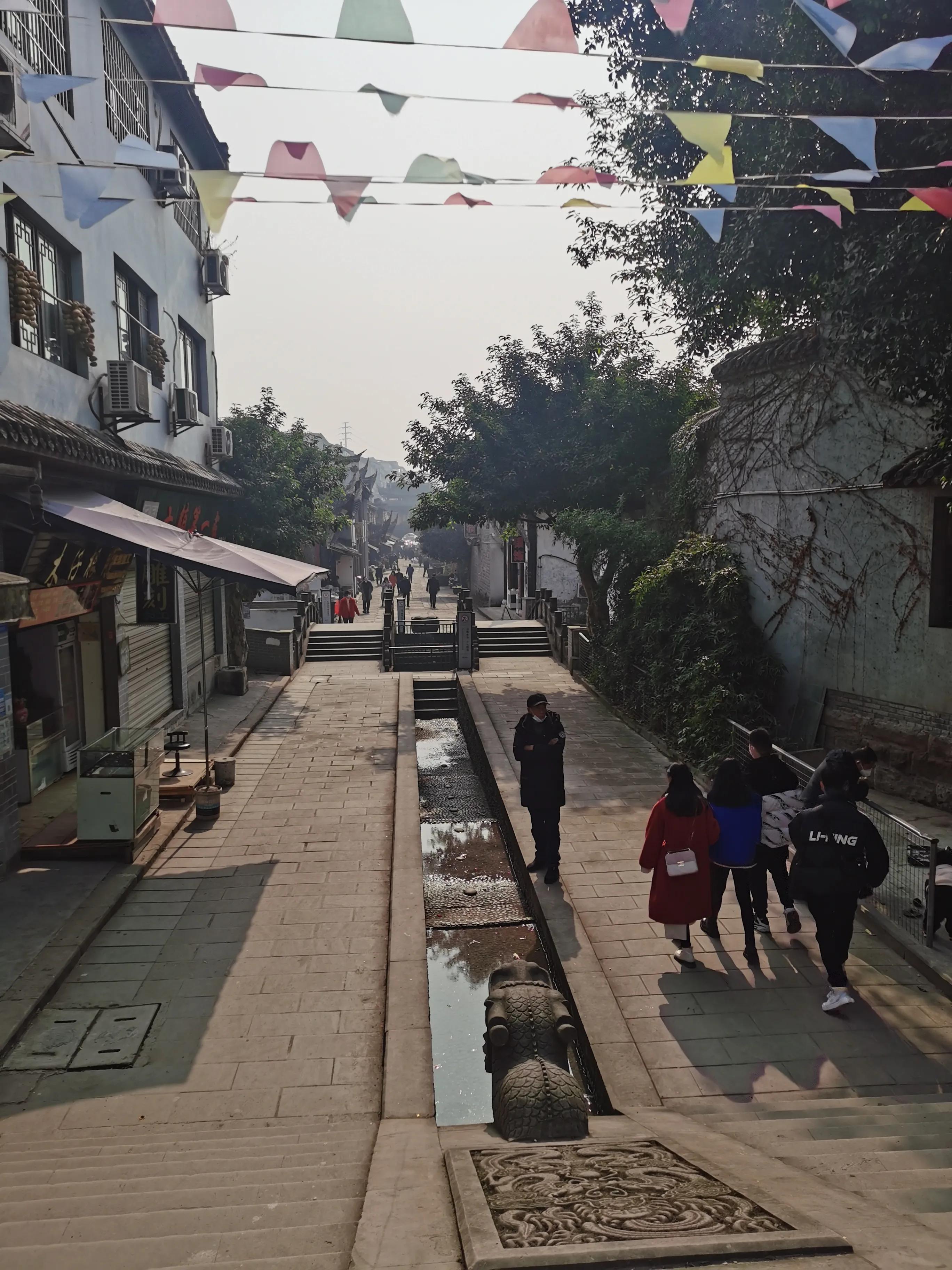 From Longxing Ancient Town, Bandit Village - iNEWS