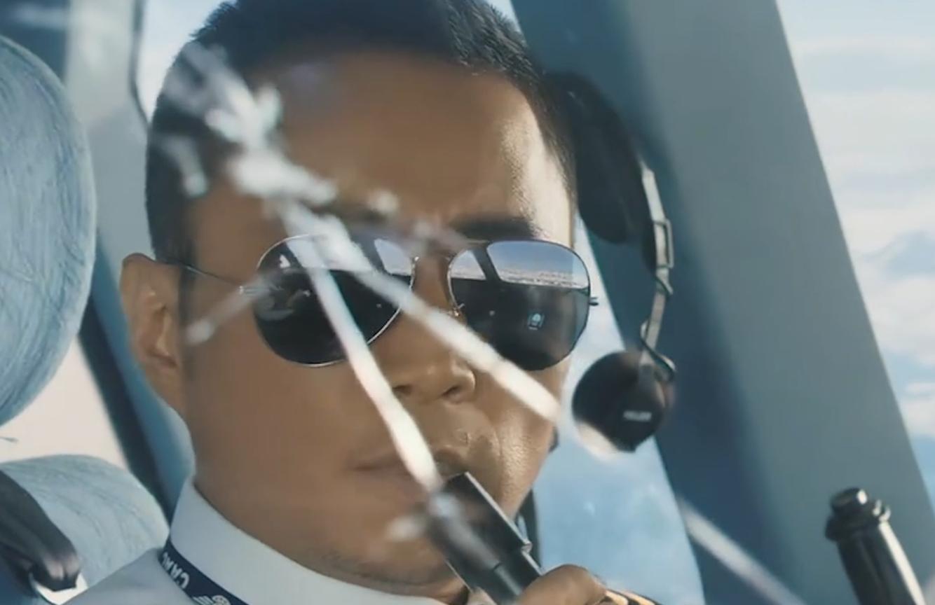 In the Sichuan Airlines 3U8633 accident, the captain Liu Chuanjian ...