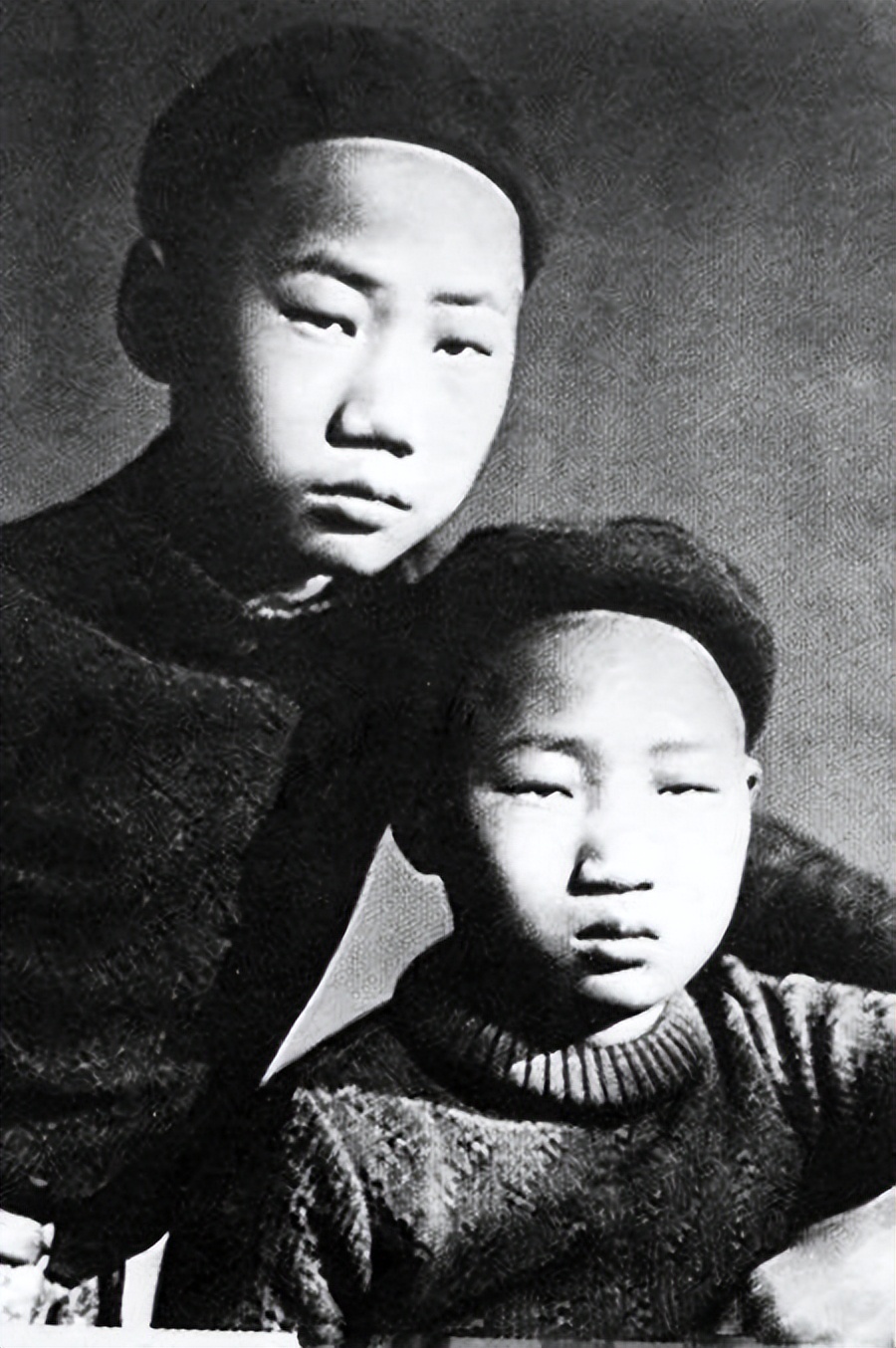 When Mao Anqing passed away in 2007, Shao Hua called Mao Anping himself ...