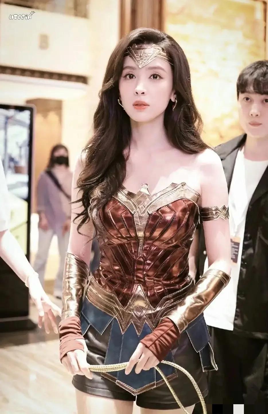Guli Nazha turned into Wonder Woman, not only stunning in beauty, but ...