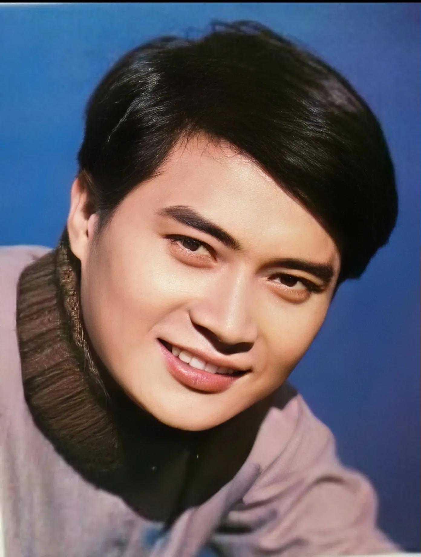 They are handsome and handsome actors in the 1980s. Do you remember ...