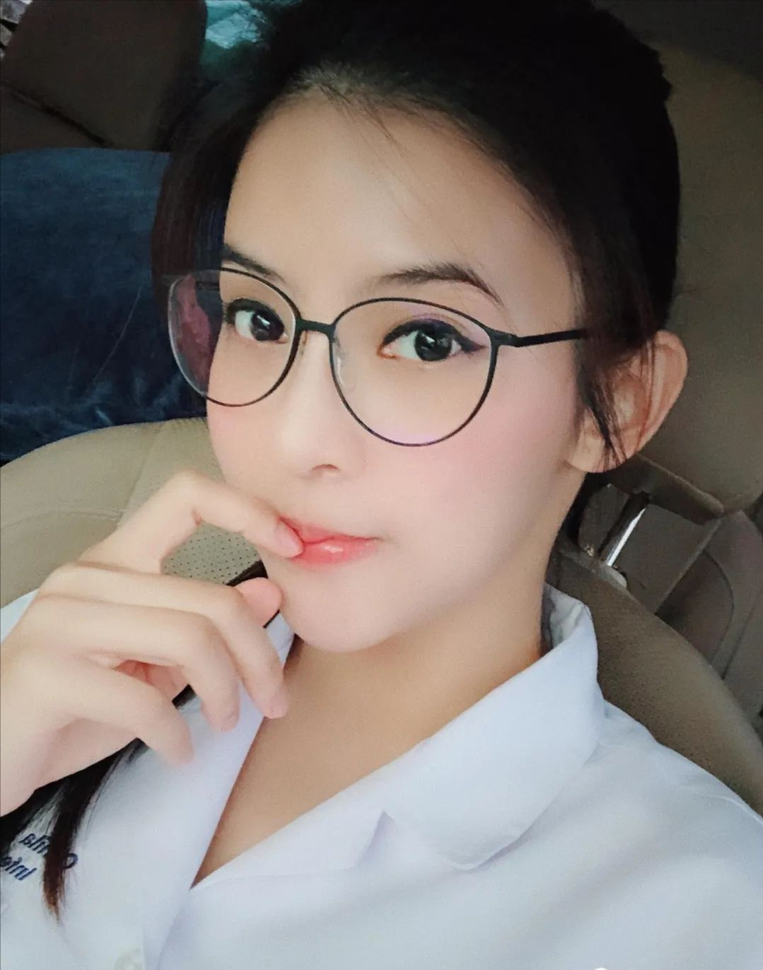 Lao lady Chandaly Sitphaxay: kind-hearted, beautiful and intelligent ...