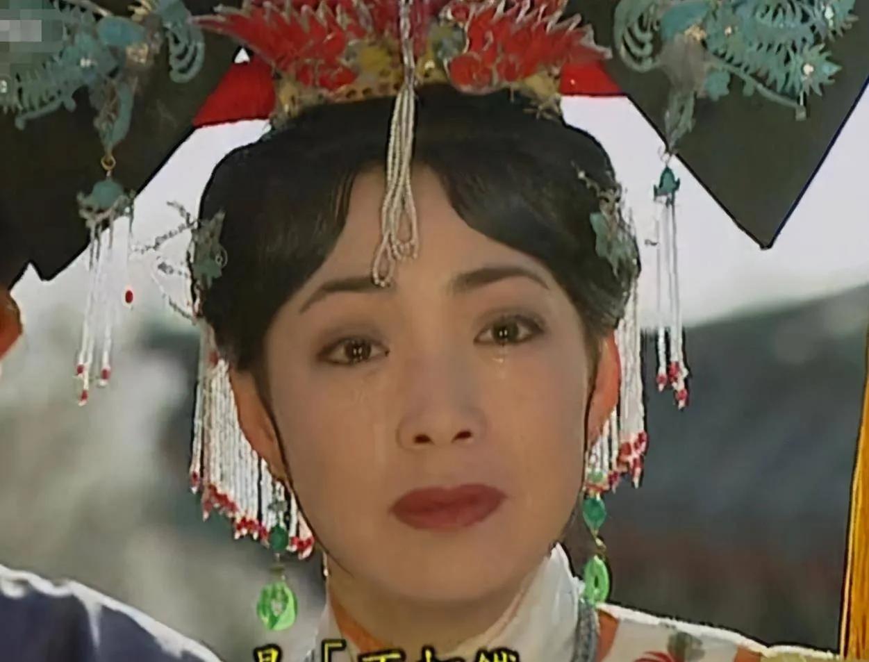 If you don't love the rich and marry your first love, holding hands is ...