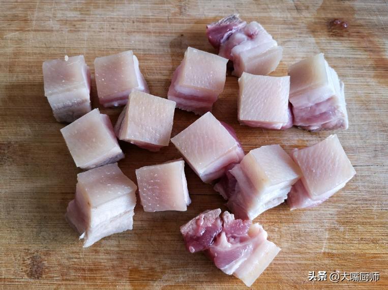 Zhejiang cuisine classic Dongpo pork, fat but not greasy, sweet and ...