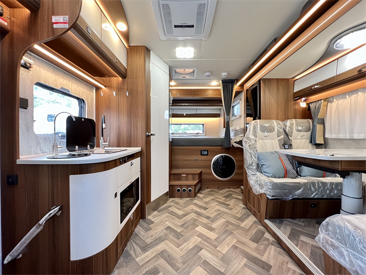 Revere V820 peak version double expansion RV, the gorgeous appearance ...