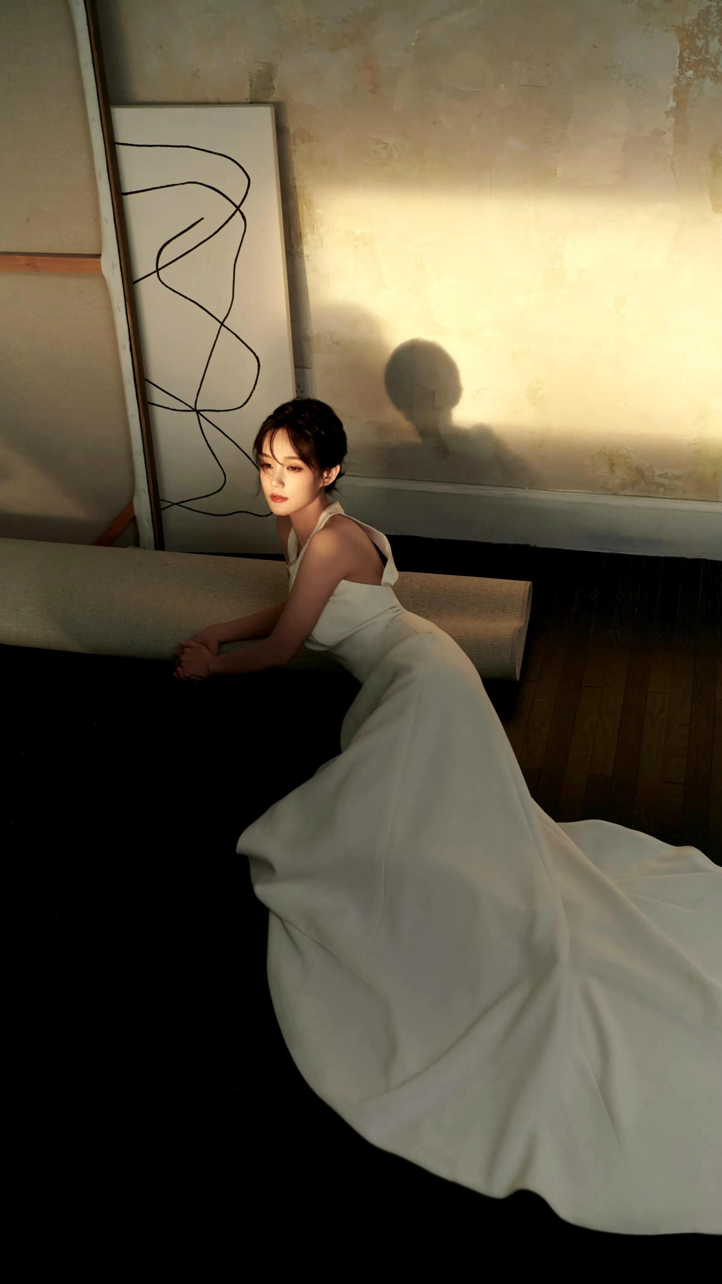 Li Yitong's exquisite photo album bathing in the morning light - iNEWS