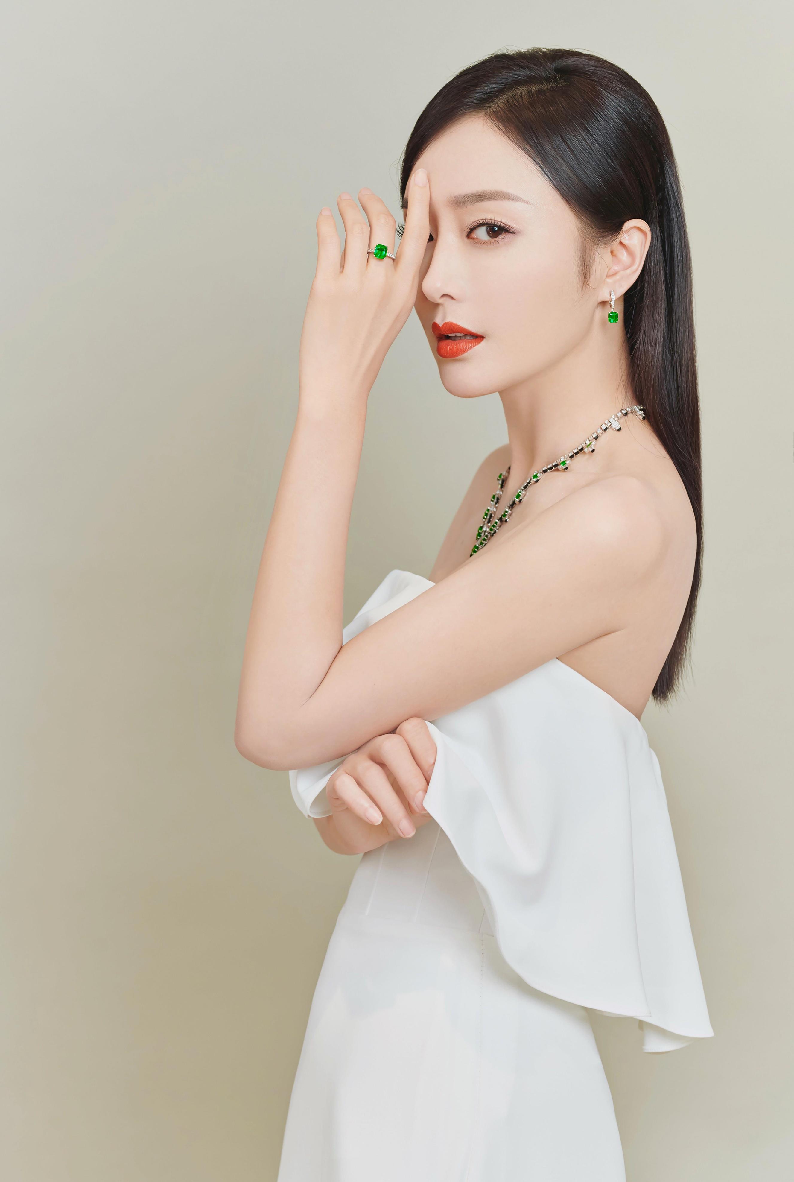 It's so tempting! The charm is still there, it is irresistible! Qin Lan ...