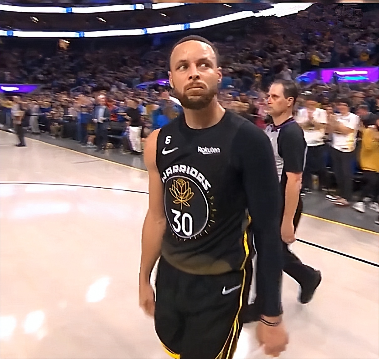 7 minutes The Knockout 20 points, Curry's pupil of death! Holiday's ...