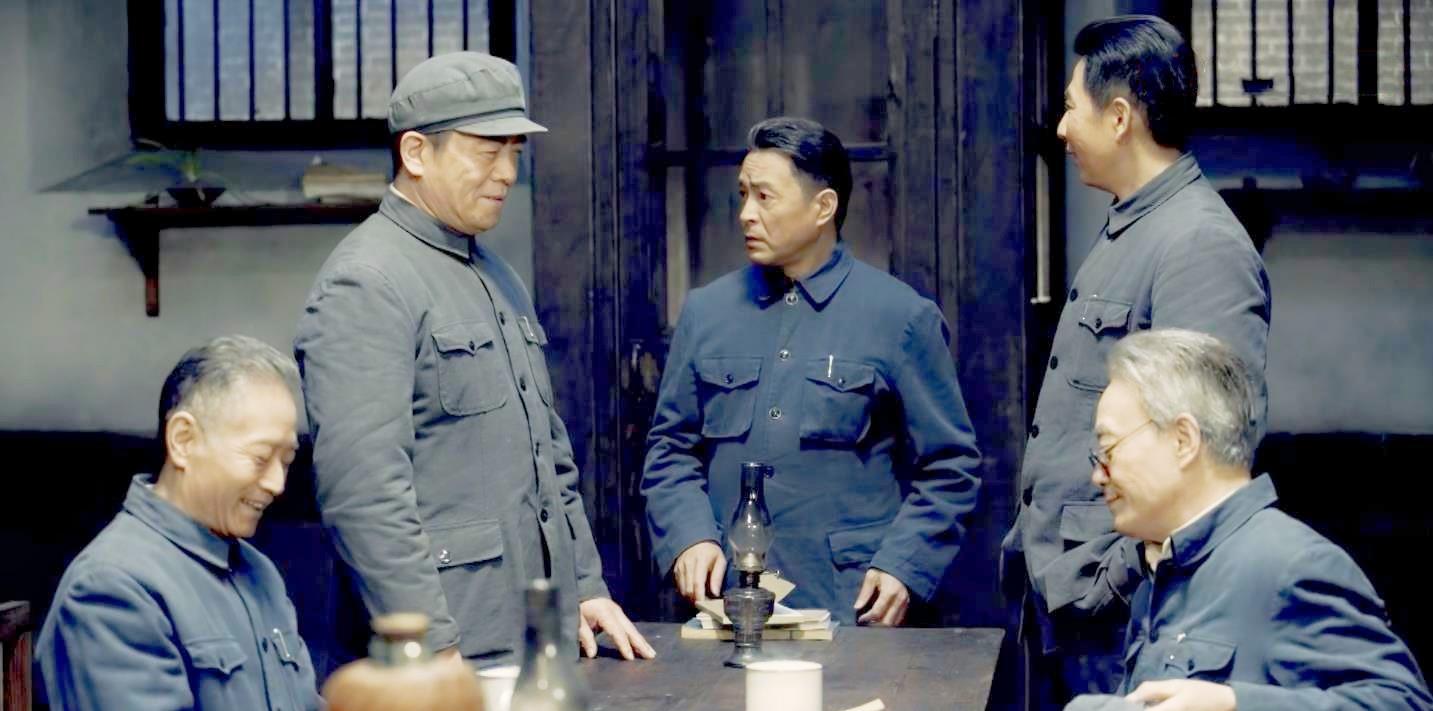 Wen Qiang's intoxicated memories: Three people may have taken over from Chiang Kai-shek, but Hu ...