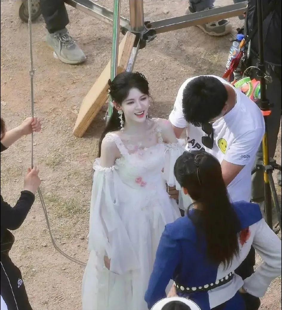 Douluo Continent2, Zhang Yuxi's white dress looks beautiful, this is the correct way to open the ...