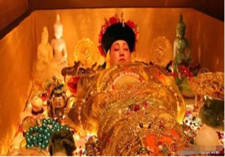 The unexplainable secret in the mausoleum of Cixi after her death - iNEWS