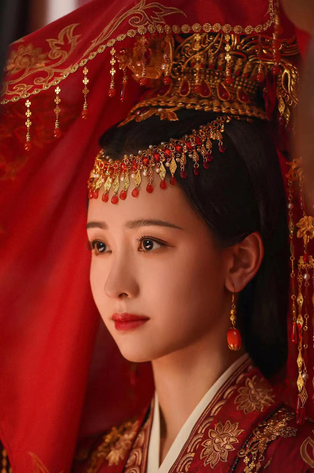 Also playing Chen Duling's "Lover", Cheng Yi and Deng are compared, the ...