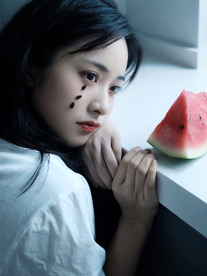 Shen Yue's latest summer photo creative full marks - iMedia