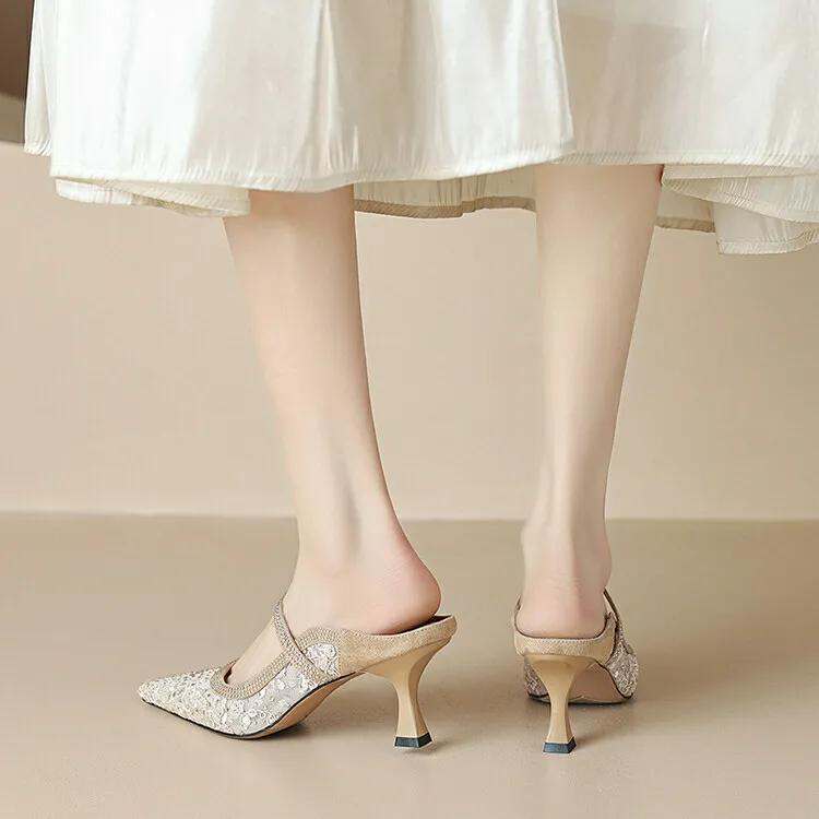 These lace pumps are so eye-catching! - iNEWS