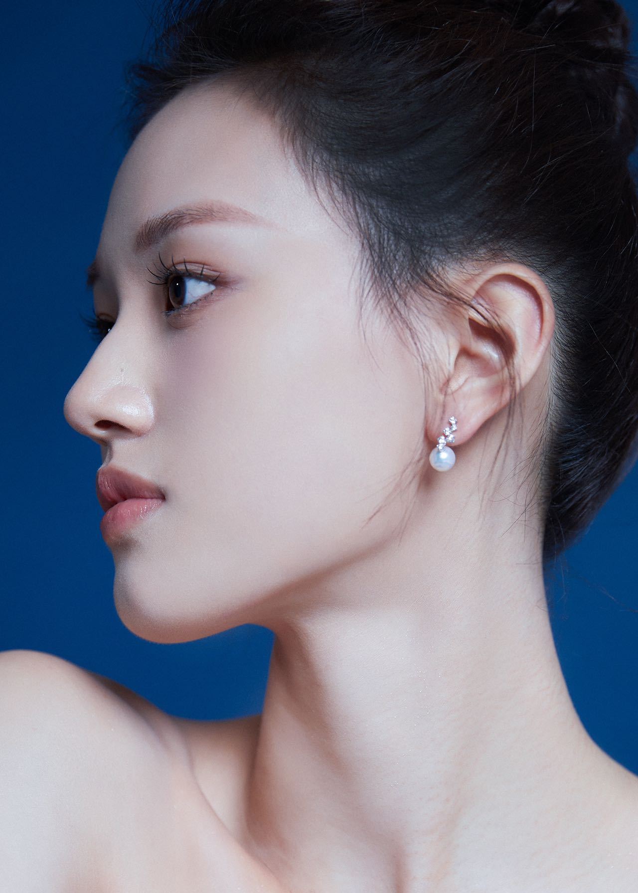 Shen Yujie's tube top dress at the North Film Festival is so beautiful, and her new performance ...