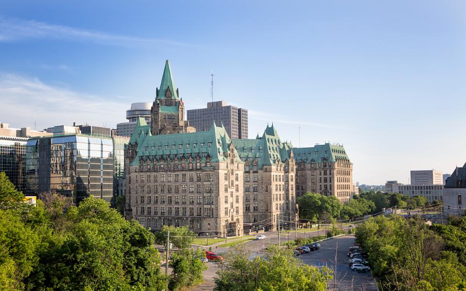 Ottawa Parliament Buildings: A Representation of Canadian Politics and ...