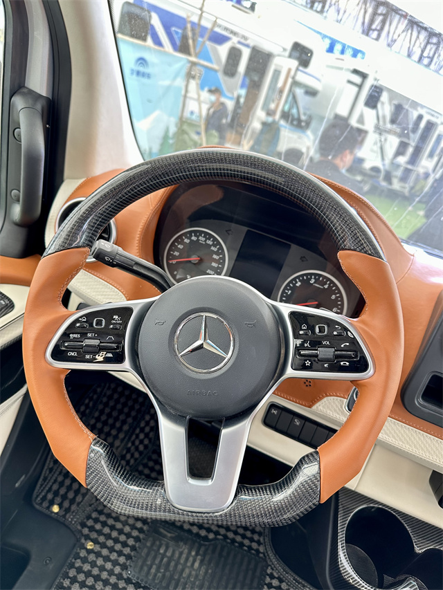 Imported Mercedes-Benz Sprinter four-wheel drive off-road business ...