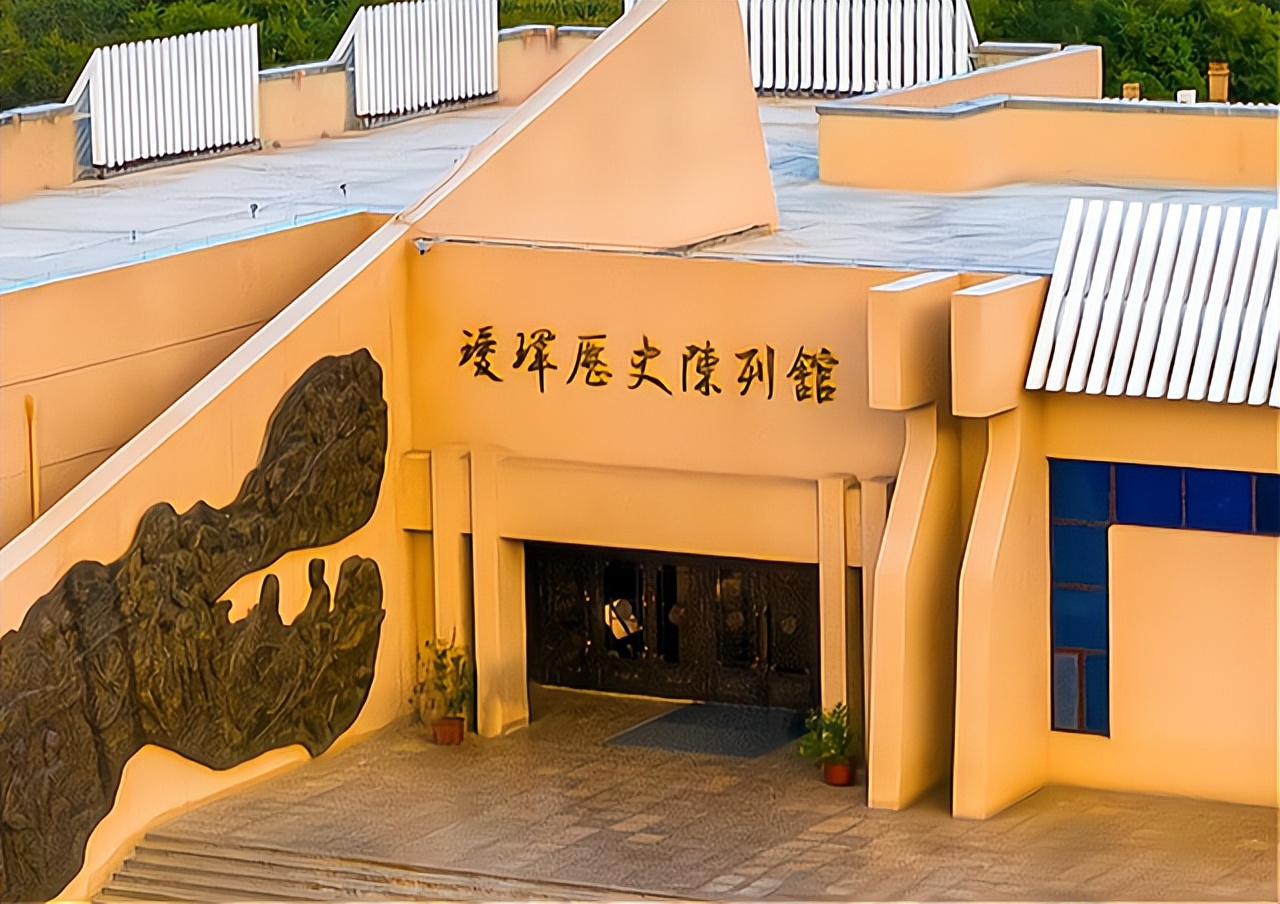 Heihe has a national first-class museum, as well as three national ...