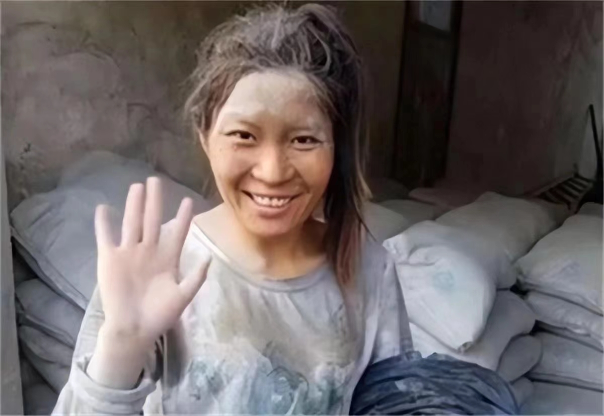 In 2017, "Cement Girl" became popular all over the Internet through ...