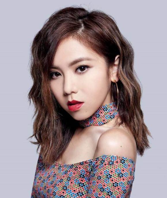 Deng Ziqi: From Sleeping Princess to Music Miracle Light Years Away - iNEWS