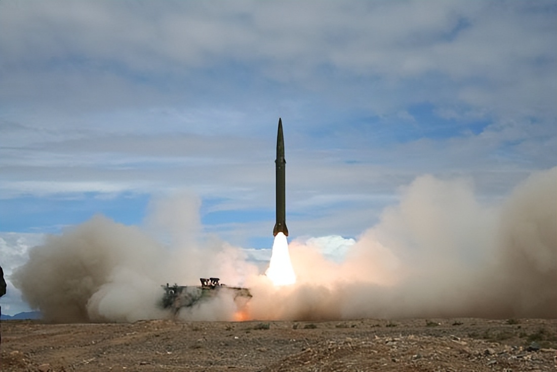 The courier arrived, and a Dongfeng-27 flew from western China to the ...