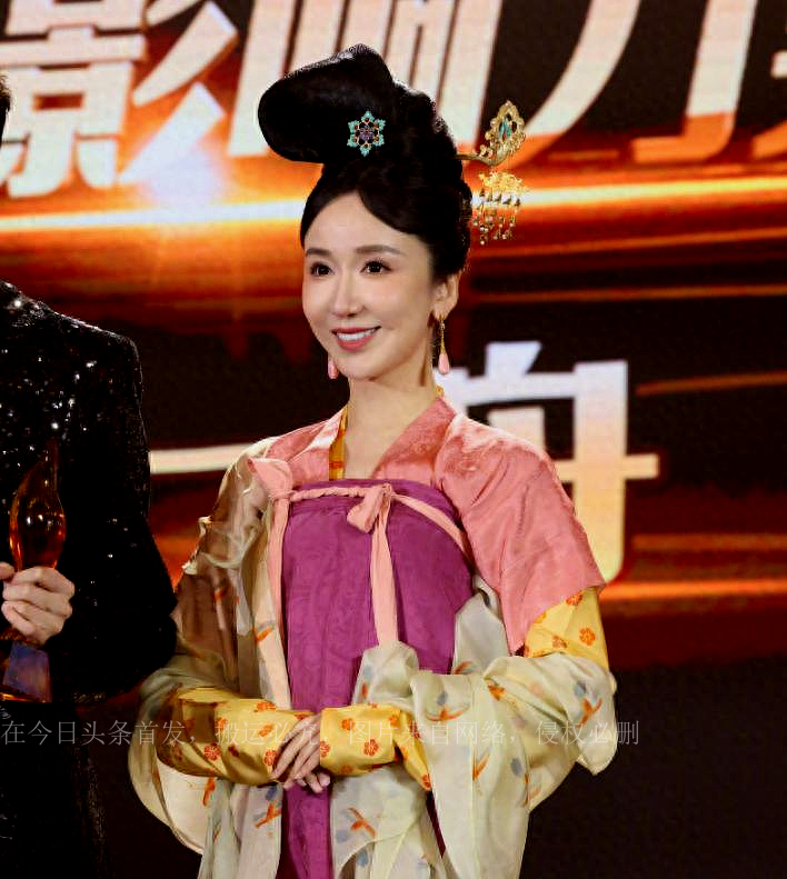 On this night in Beijing, the actresses are full of enthusiasm and ...