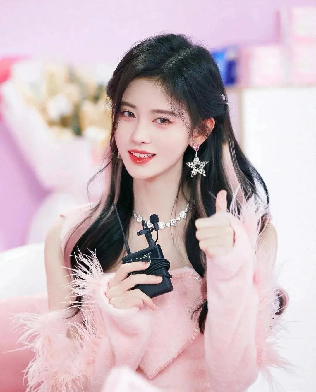 Breaking news in the entertainment industry: Yang Mi, Ju Jingyi, Wang ...