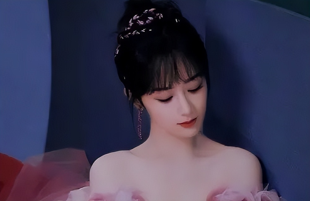 Little Gossip, Luo Yunxi, Chen Feiyu, Yang Zi, Ma Jiaqi - iNEWS