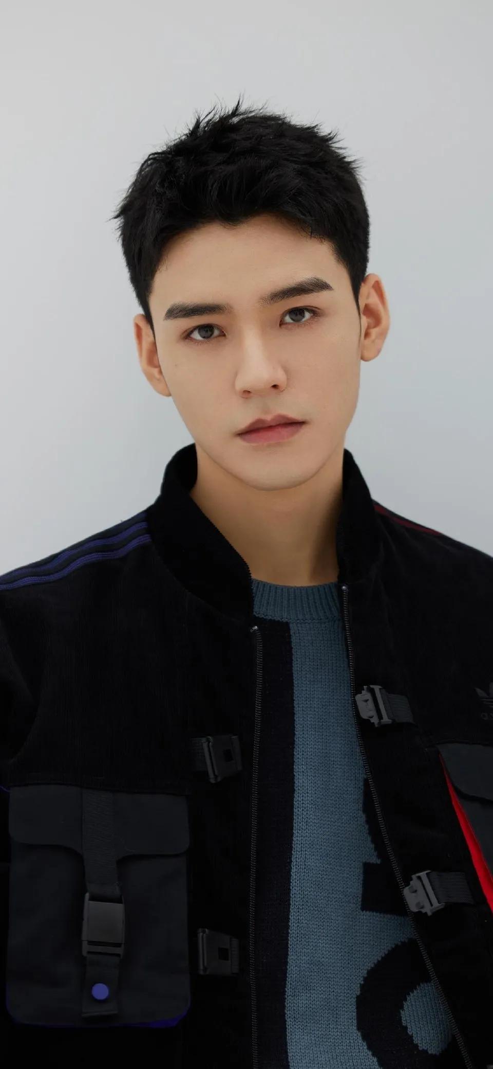 Star Wallpaper "Gong Jun" - iNEWS