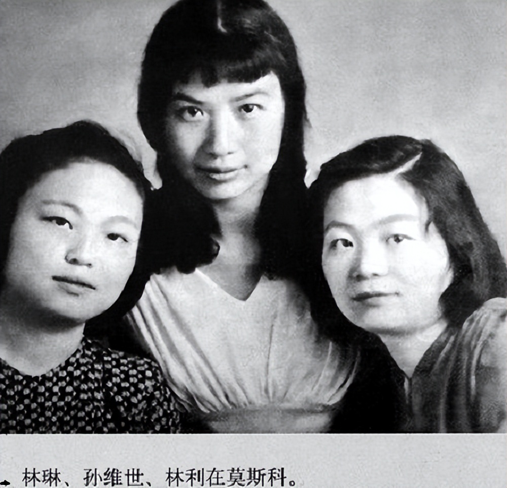 Sun Weishi and her daughter Sun Xiaolan - iMedia