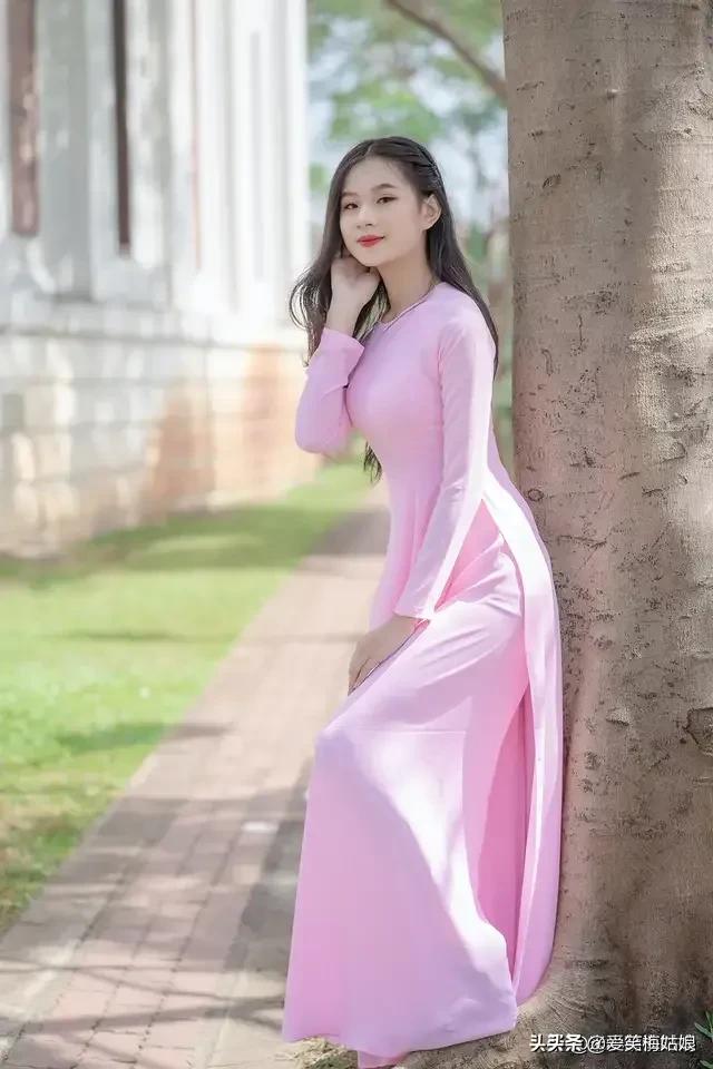 Street shot wearing a pink dress, tall lady, with a bumpy figure and a ...