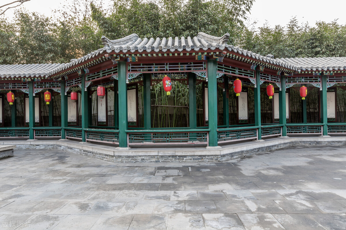 In order for Hongli to succeed to the throne smoothly, Yongzheng dealt ...