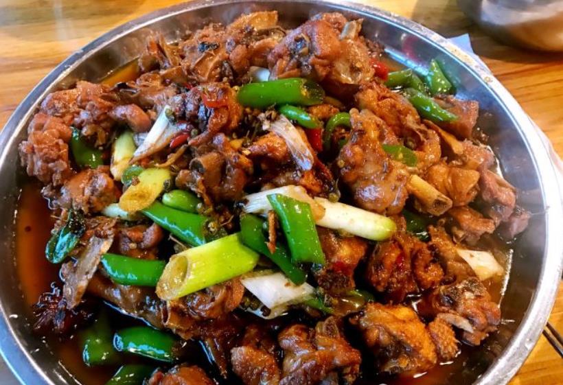 The chef teaches you how to make Linyi fried chicken, it's so delicious ...