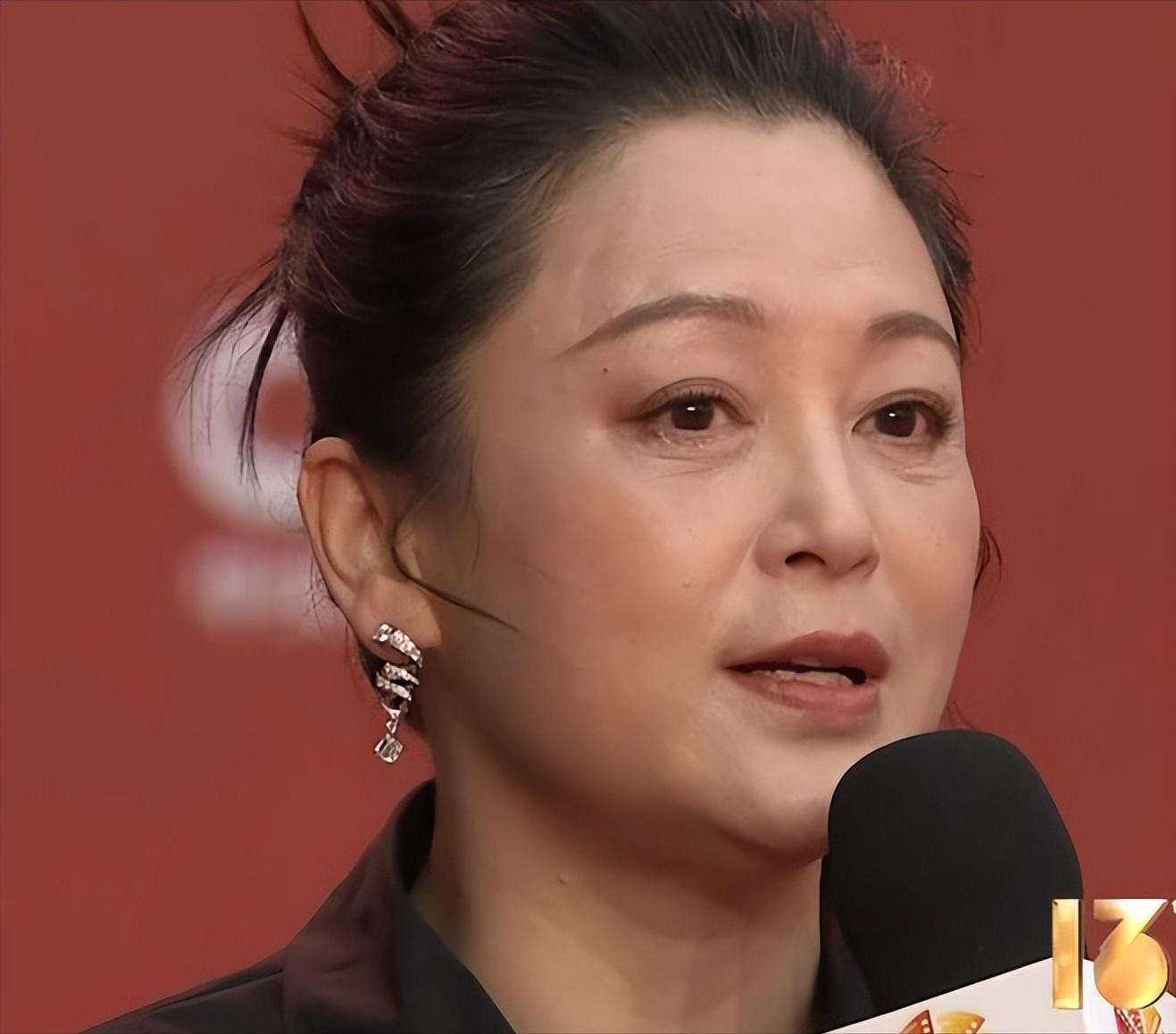 In one night in Beijing, Chen Hong was torn off the last "fig leaf ...