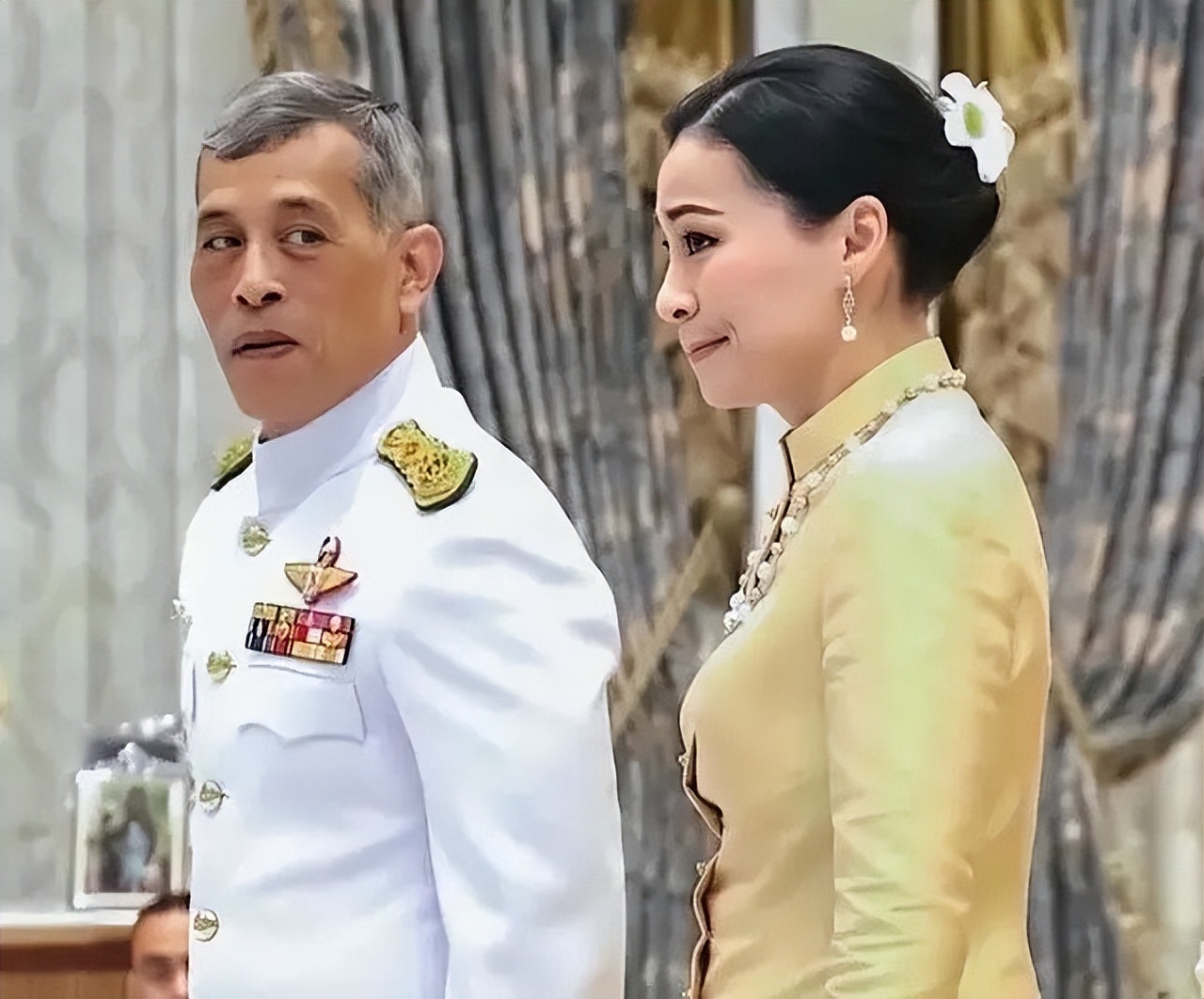 In 2014, the Thai princess lay naked on the ground to feed the dog, and ...