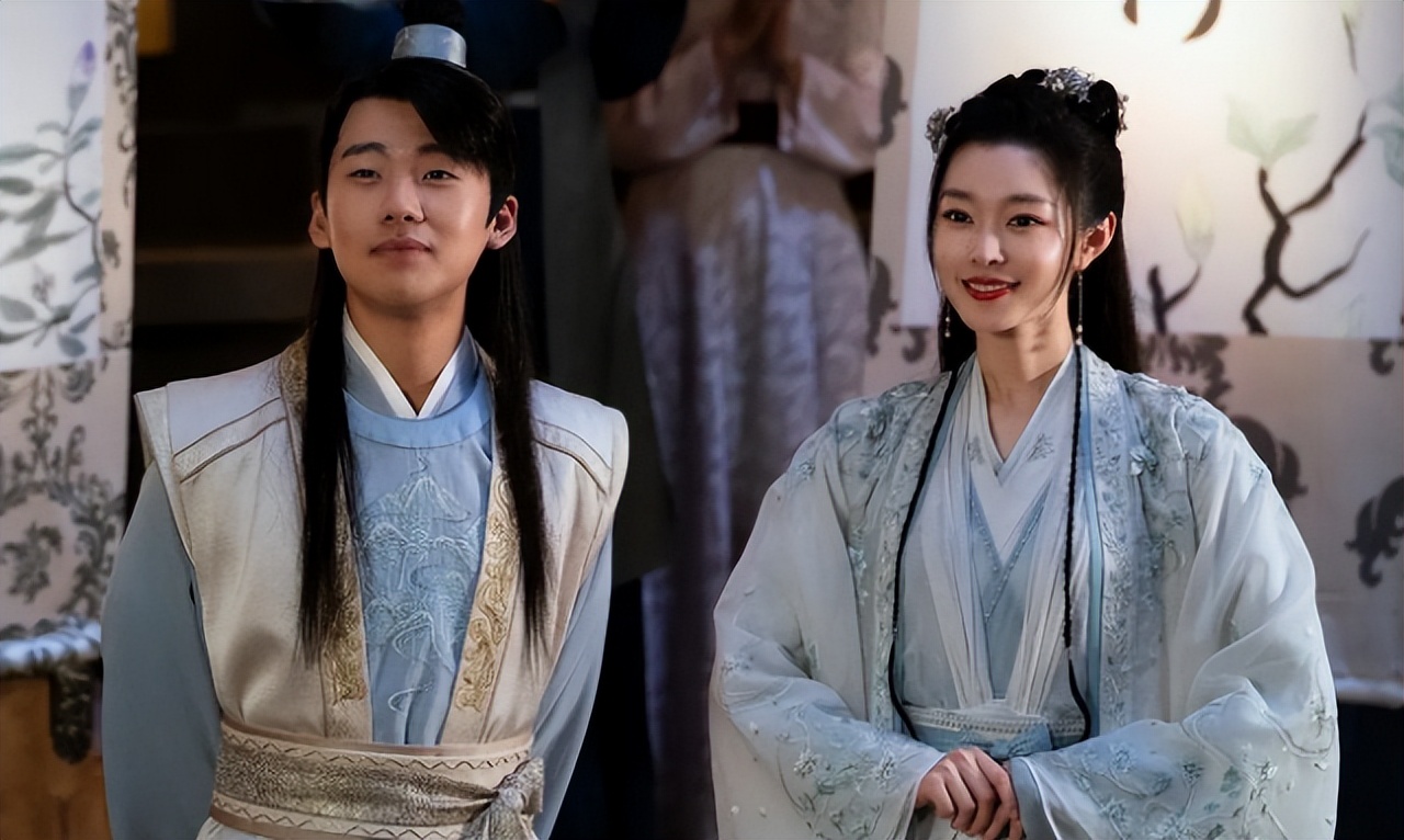 "Celebrating More Than Years 2": Fei Qiming plays Versace, Zhou Yuchao ...