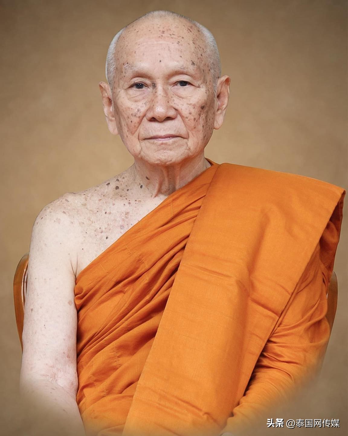 The 96-year-old Thai monk sent blessings to the people - iNEWS