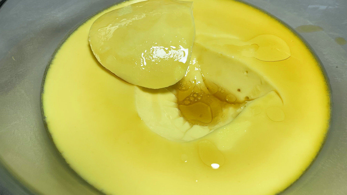 Steamed egg custard, it is wrong to add water directly, the chef will ...