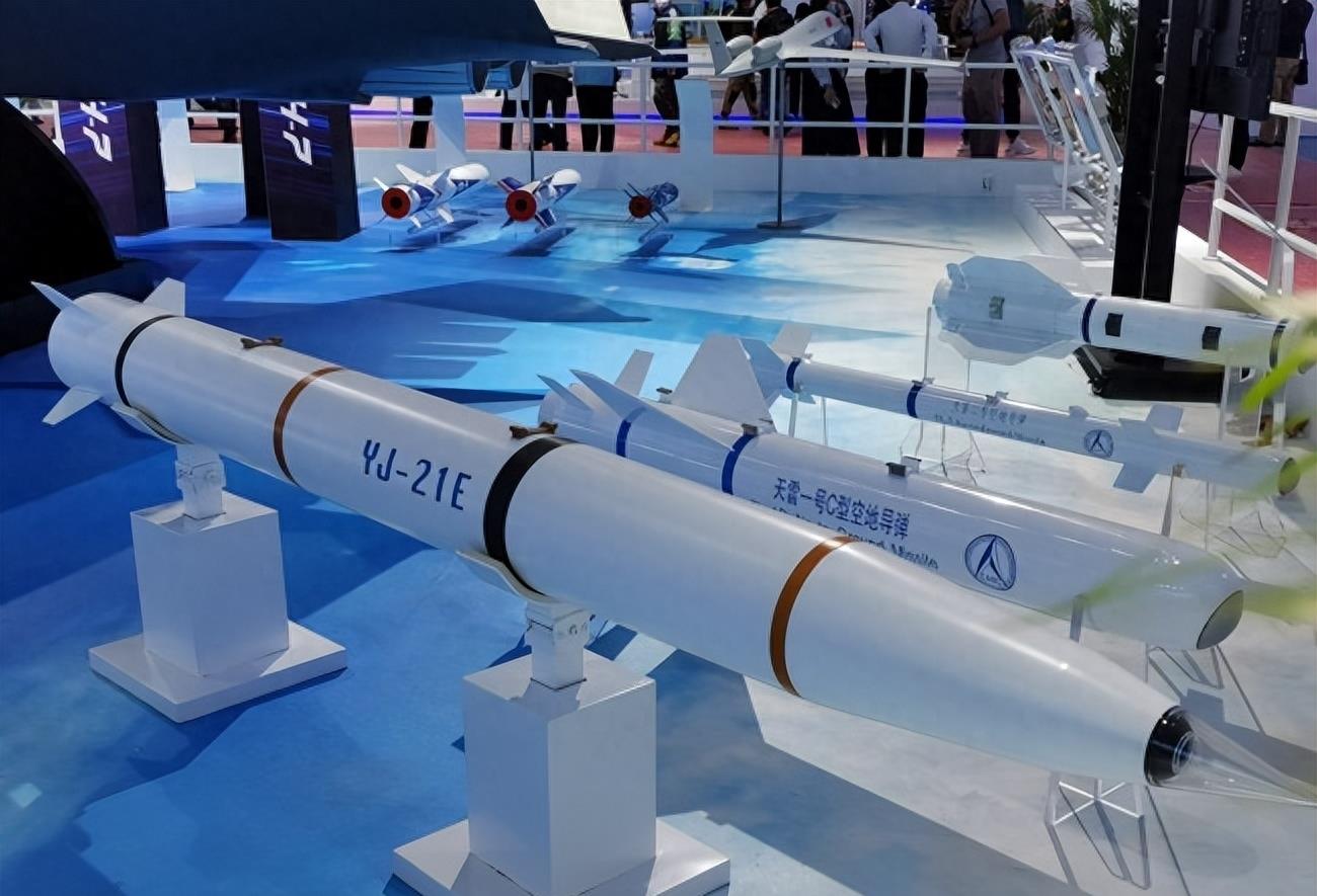 095 plus YJ-21, the Chinese navy can hunt down American aircraft ...